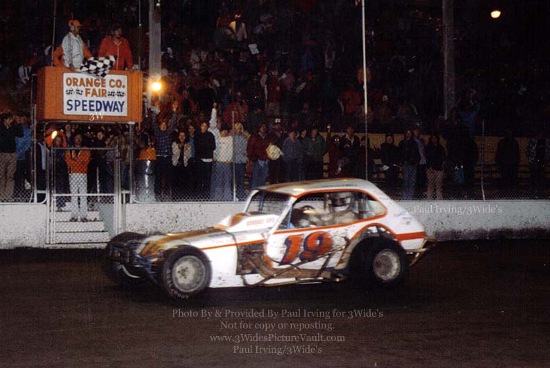 3 Wides Picture Vault